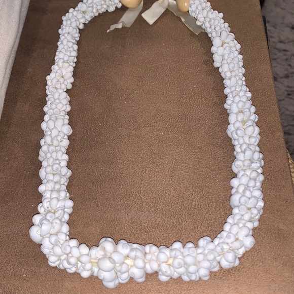 Jewelry | Vintage Hawaiian White Shell Necklace | Poshmark